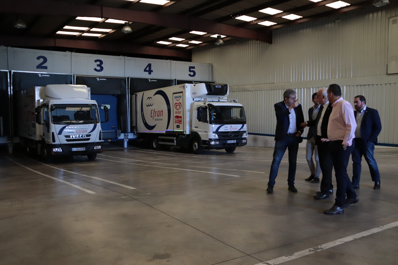 Efran Distribuciones recibe la visita de Julián Nieva | Manzanares